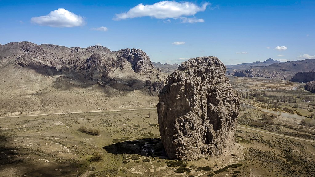 5 razones para conocer Piedra Parada - AIRE PATAGONIA